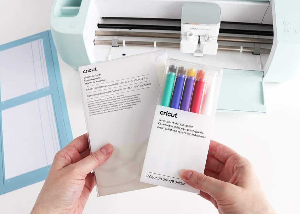 How to Use Cricut Watercolor Markers to Make Cards - Aubree Originals